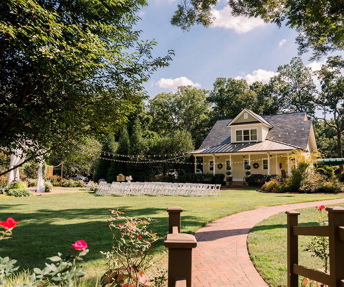 Alexander Homestead: Historic Queen Anne Victorian Wedding Estate