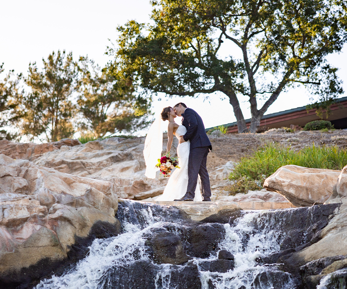 Dove Canyon: Stunning Views & Midcentury Elegance by Wedgewood Weddings