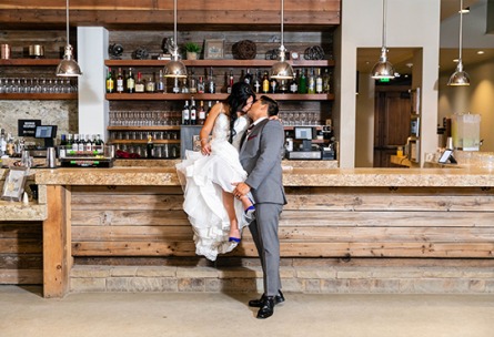 8 Fabulous Wedding Bar Trends