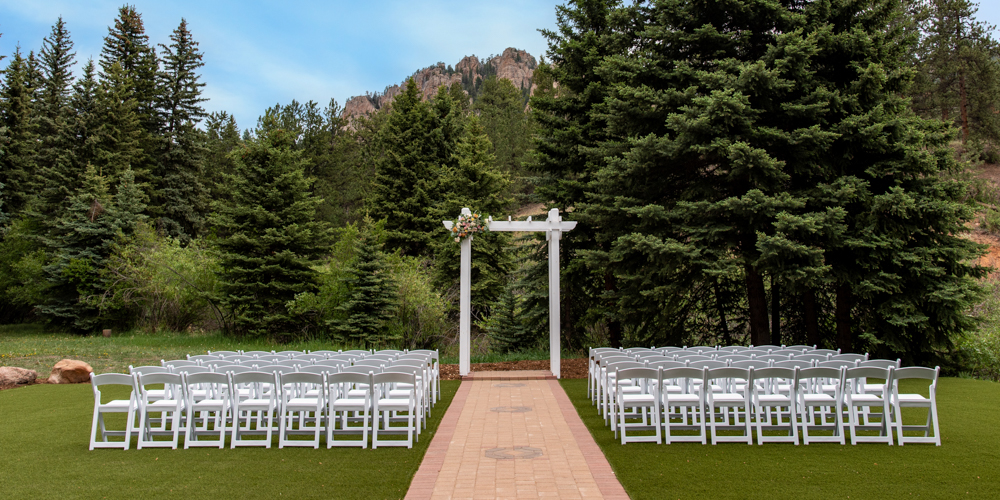 Willows at Mountain View Ranch: Rustic Chic CO Wedding Venue near Denver